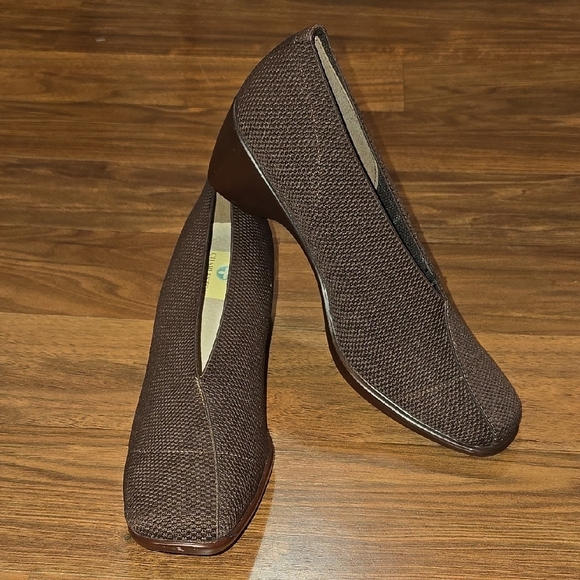 CHARLESTON SHOE CO. | Shoes | Charleston Shoe Co Cape Low Wedge Slip On ...